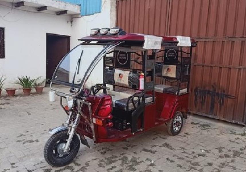 SN Solar Standard E Rickshaw 3 Wheeler Auto Price, Specs, Mileage ...