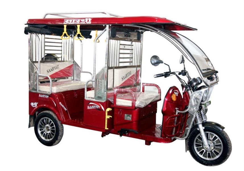 Saarathi DLX 3 Wheeler auto rickshaw features | TrucksBuses.com