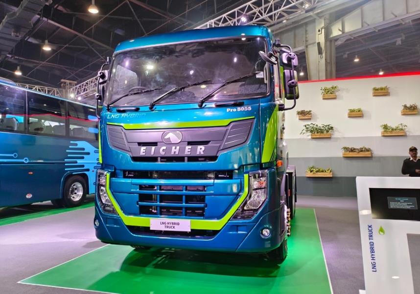 Eicher Pro 8055TT LNG+CNG Price, Specifications, Mileage & Images ...