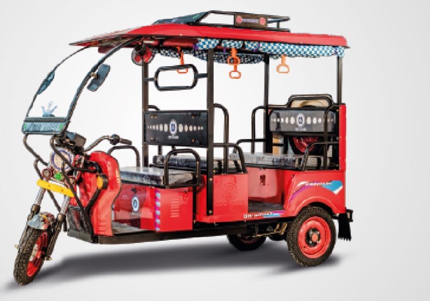 Indo Wagen Q8 Smart 3 Wheeler auto rickshaw features | TrucksBuses.com