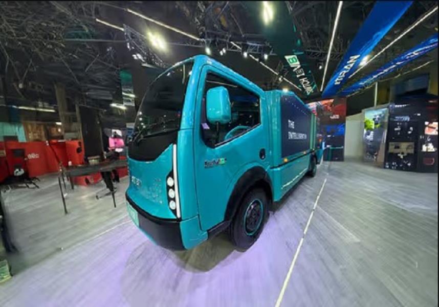 Switch Mobility IeV8 features | TrucksBuses.com